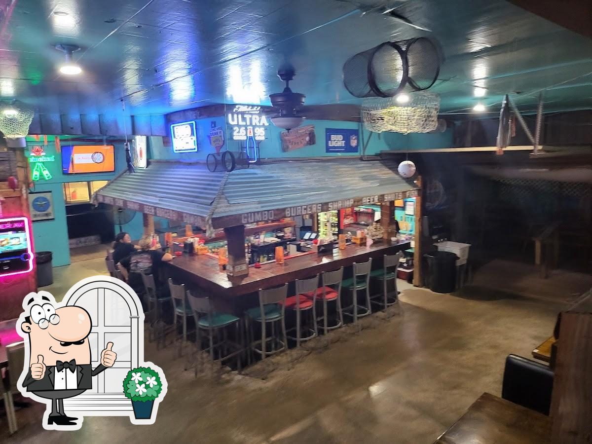 Outrigger's Bar & Grill in Freeport - Restaurant reviews