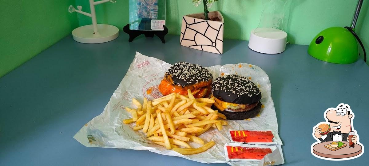 McDonald's West Fairview restaurant, Quezon City, Dahlia St ...
