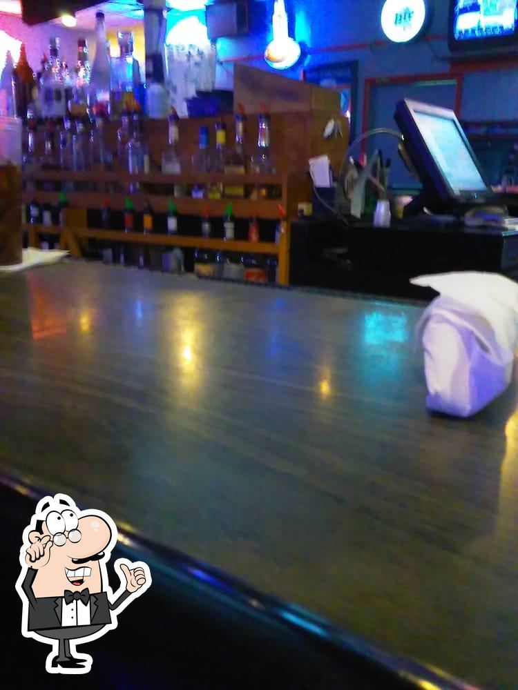 La Villa Sports Bar & Grille, 812 Youngstown Poland Rd in Struthers ...