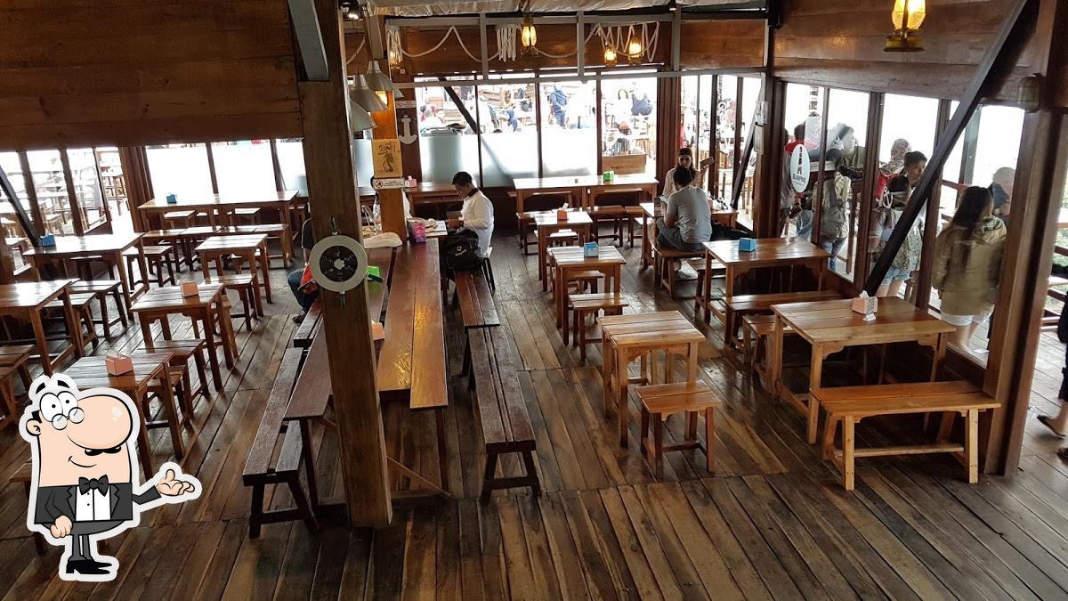 Cafe & Resto Nafiz, Bandung - Restaurant reviews