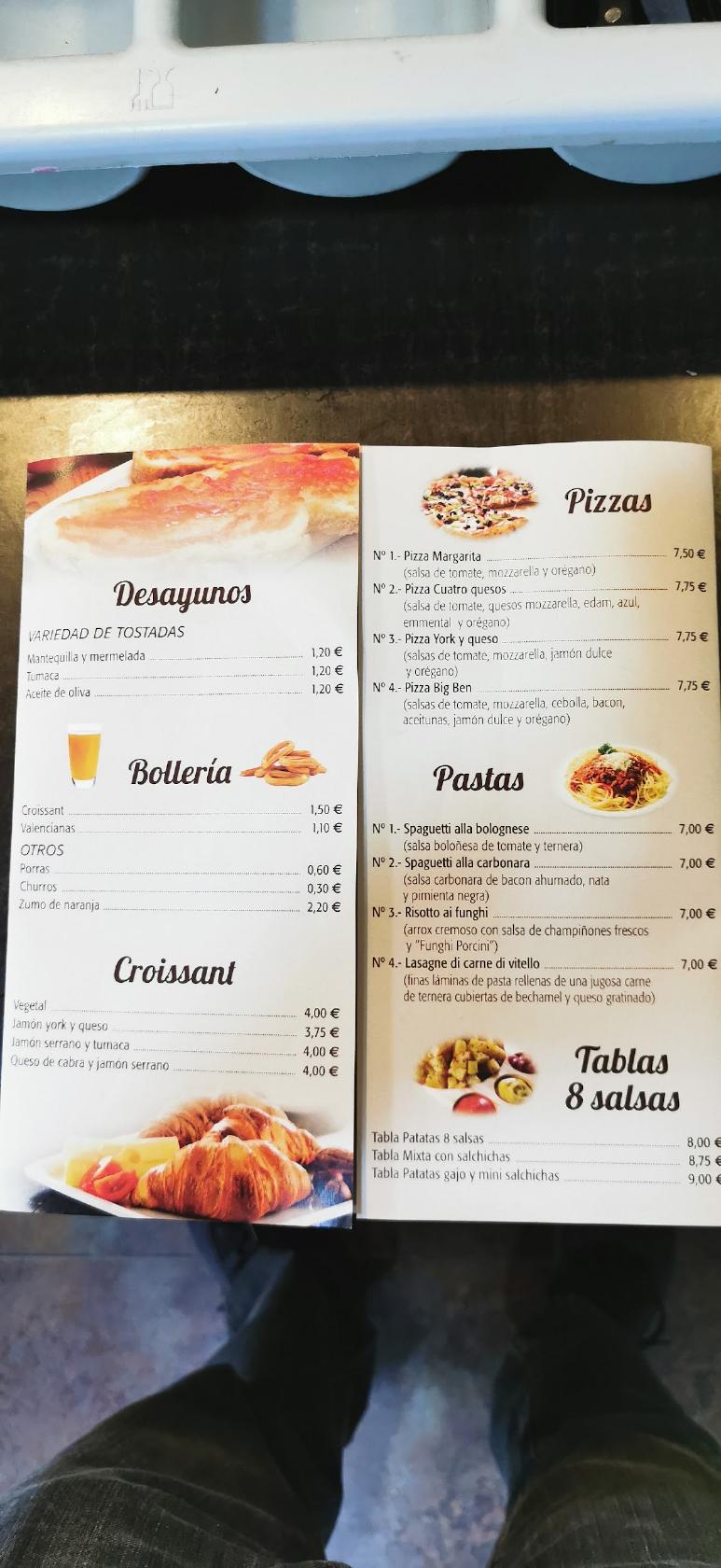Menu at Café 72, Torres de la Alameda