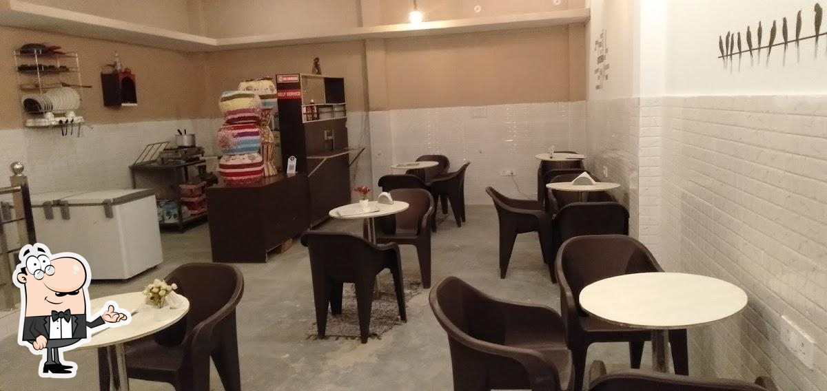 Straight road cafe, Ramnagar