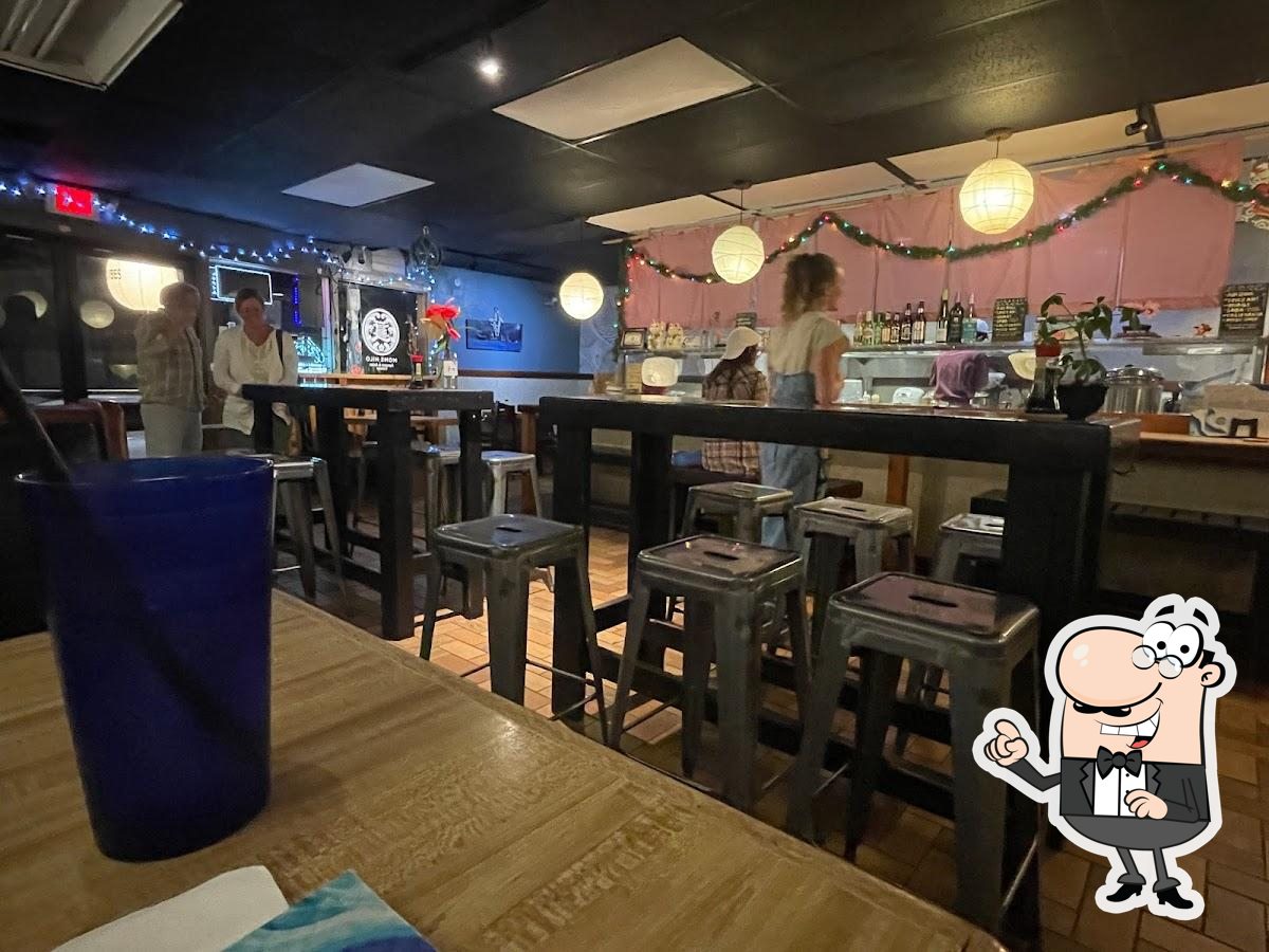 Moms Hilo, Hilo - Restaurant menu, prices and reviews
