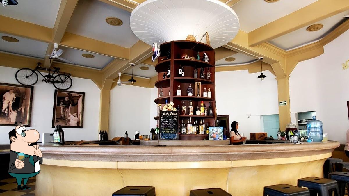 Pub y bar El Social, Manzanillo - Opiniones del restaurante