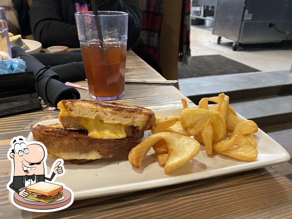 The Barnyard Crafthouse & Eatery in Tucson - Restaurant reviews