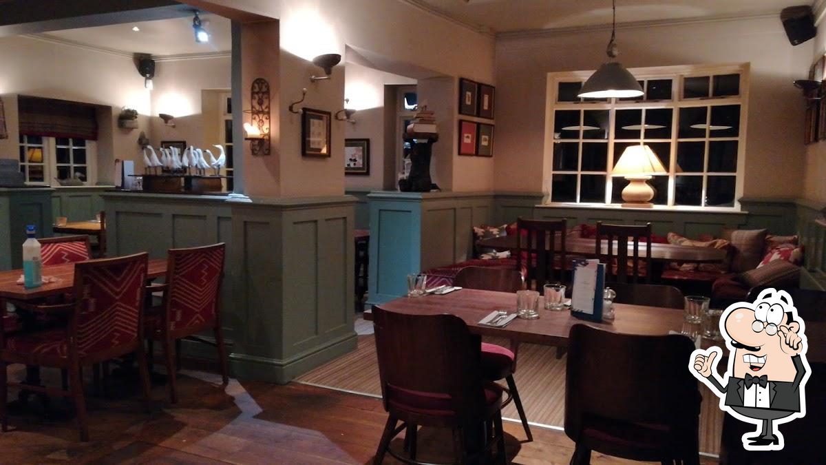 Curious Pig in the Parlour, Copthorne - Restaurant menu, prices and reviews