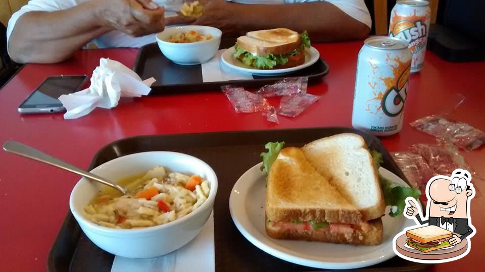 Chester Fried Chicken, ON-11 in Fort Frances - Restaurant reviews
