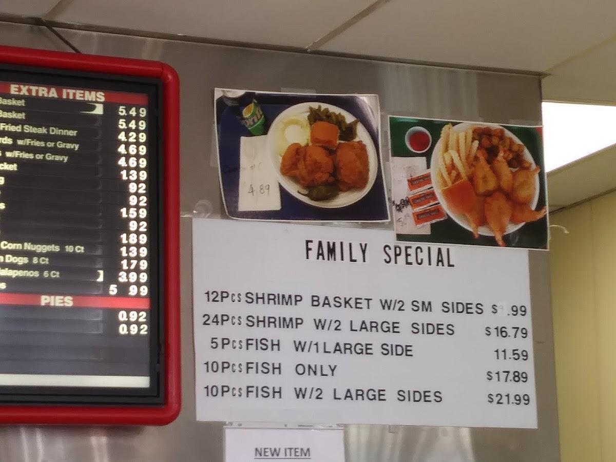 Menu at Tom's Fried Chicken restaurant, Fort Worth, S Cherry Ln