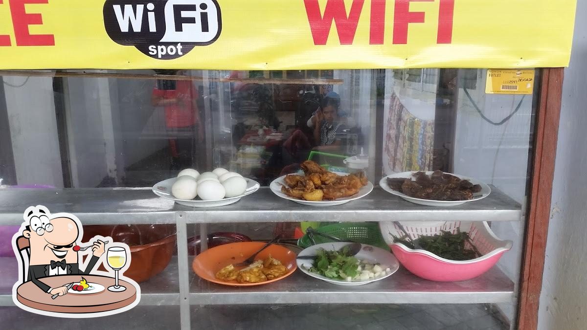 Nasi Pecel Bu Tari restaurant, Bangkalan