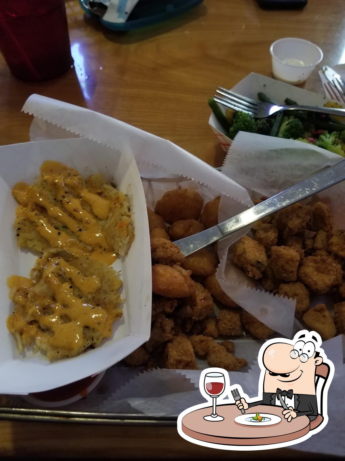 Blue Lagoon Saloon in Sebring - Restaurant reviews