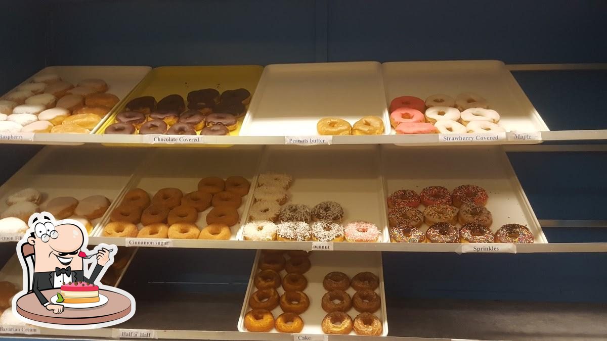 Dixie Cream Donuts - Lakewood Park, 5007 Turnpike Feeder Rd in Fort ...