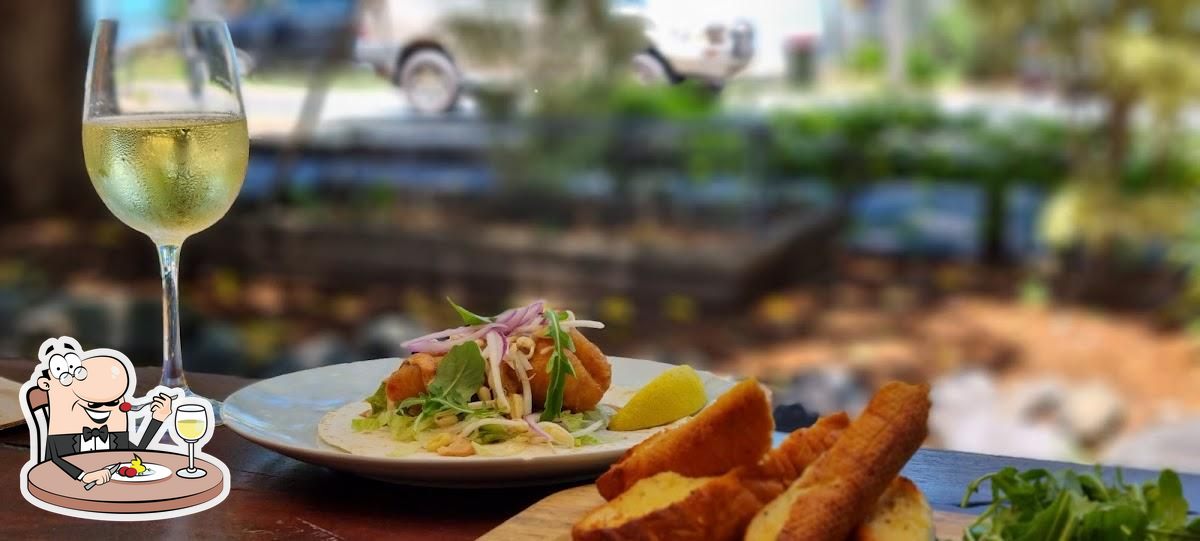 Ellis Beach Bar & Grill in Ellis Beach - Restaurant reviews