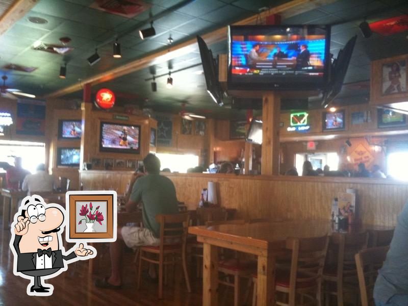 Ker's WingHouse of Bradenton in Bradenton - Restaurant menu and reviews