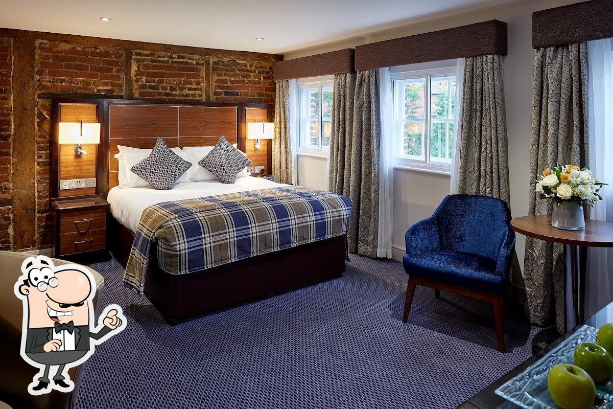 Sir Christopher Wren Hotel in Windsor - Restaurant menu and reviews