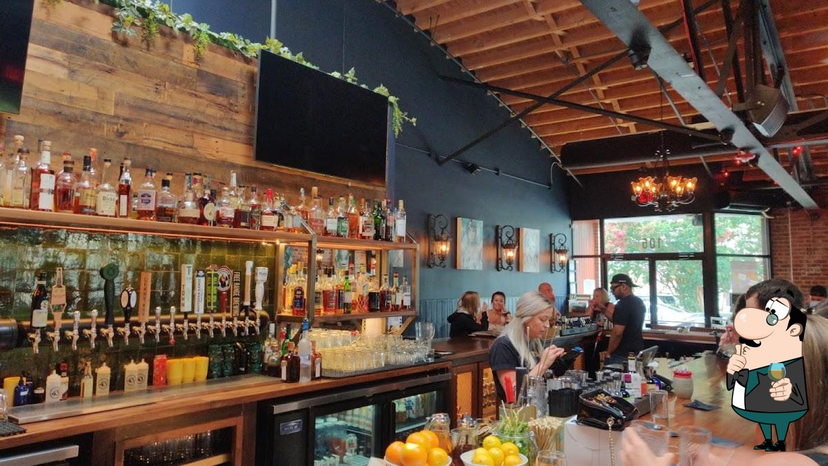 VINYL in Charlotte - Restaurant menu and reviews