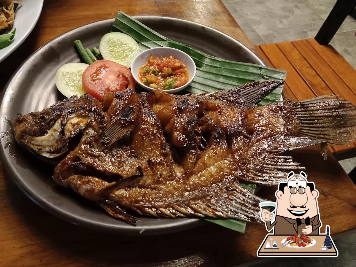 Warung Wareg restaurant, Malang, Jalan Raya Kepuharjo No.7 - Restaurant ...