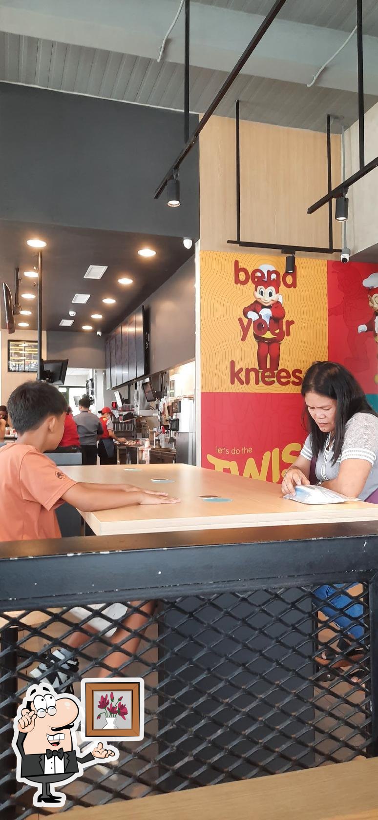Jollibee - Pila Highway, Pila - Restaurant menu, prices and reviews