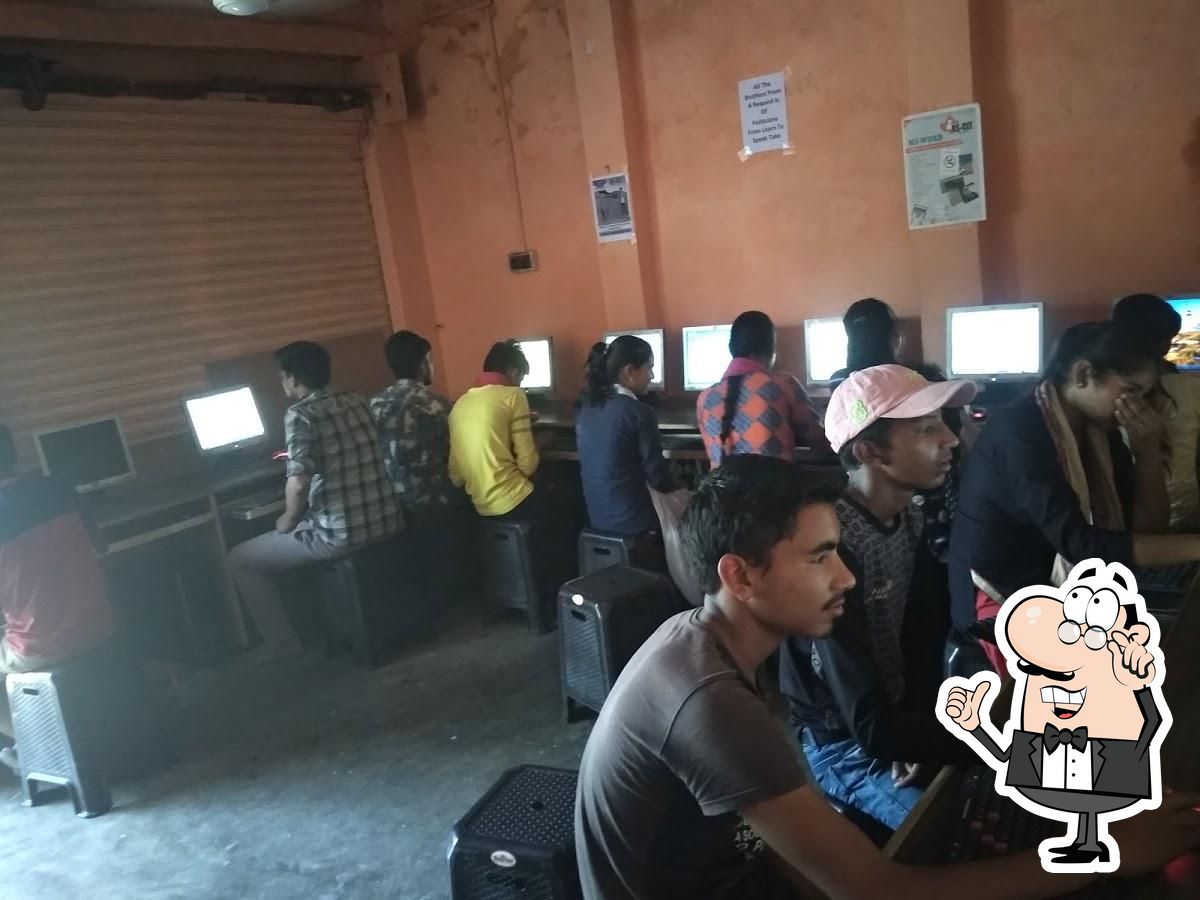 SHRI RADHA KRISHNA COMPUTER CENTER BORAI KUMHER ROOD BHARATPUR, India