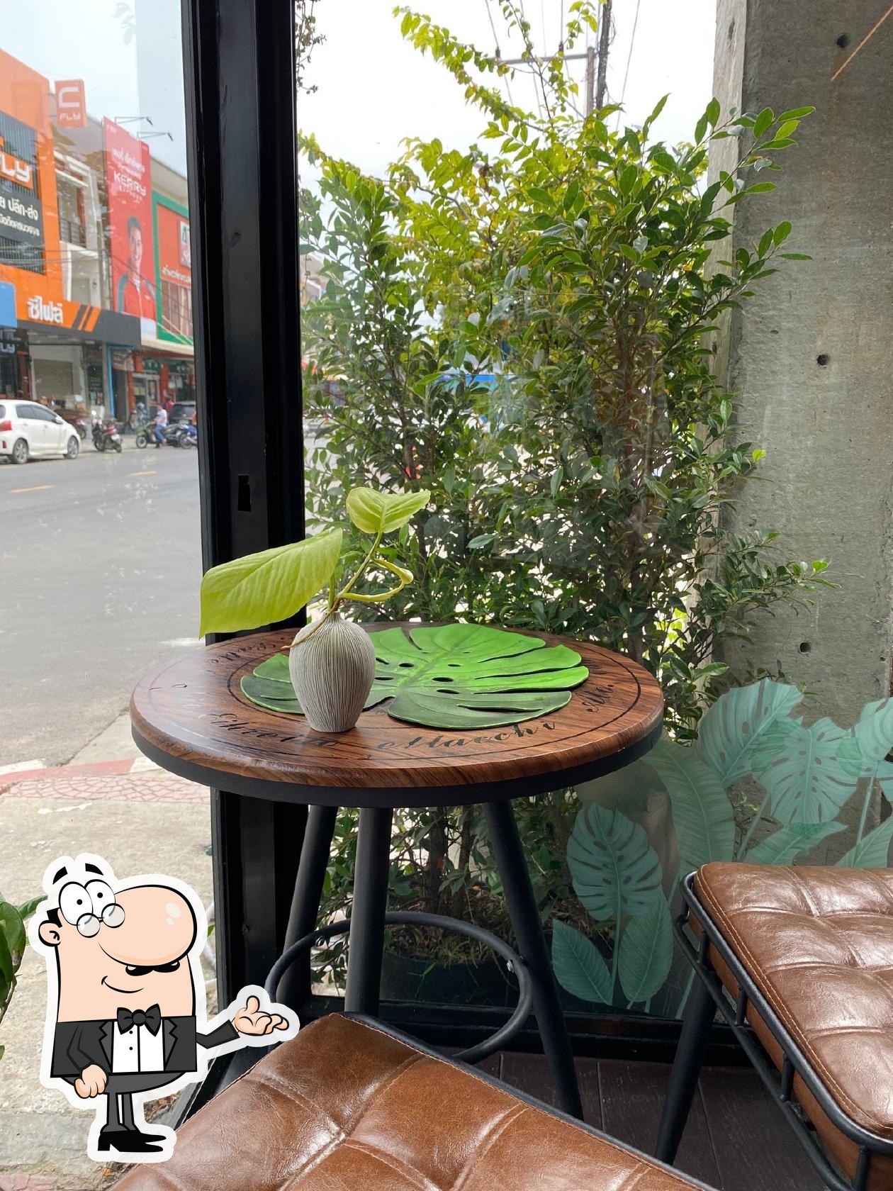 BUS STOP CAFE, Mueang Tai - Restaurant reviews