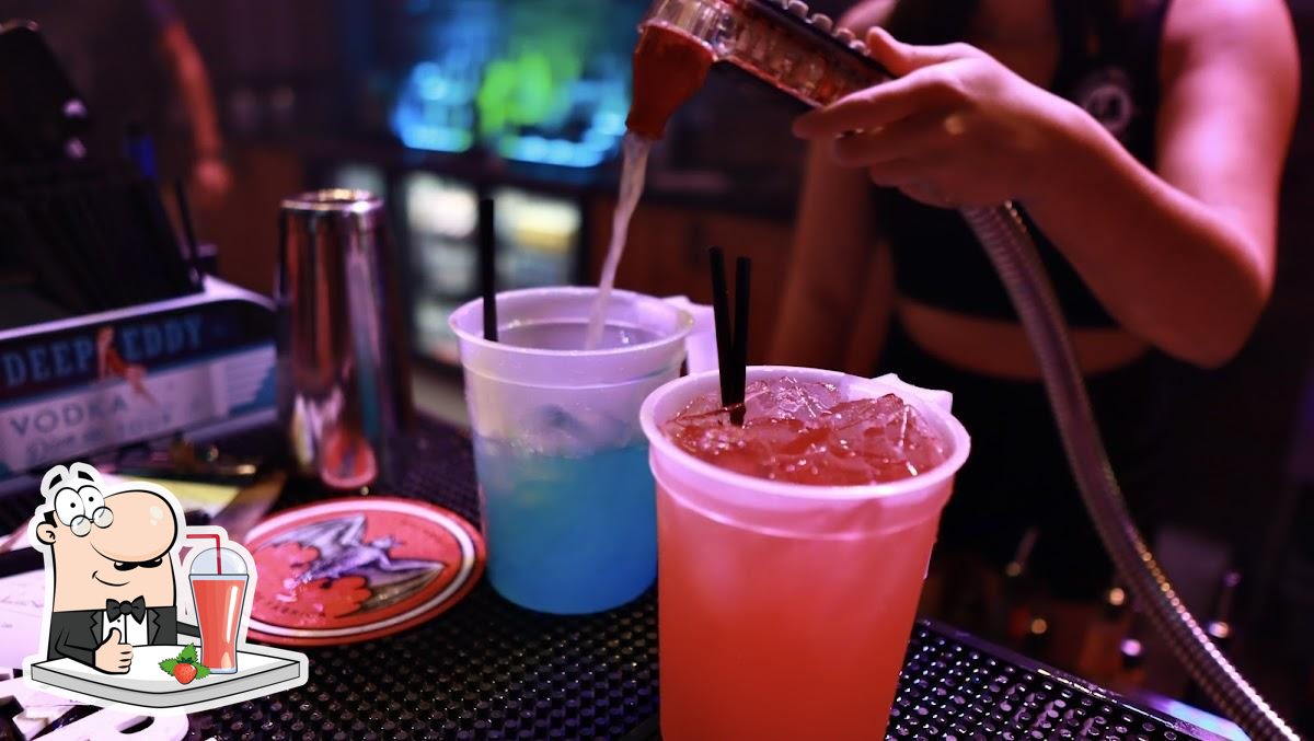 Good Bull Icehouse in College Station - Restaurant reviews