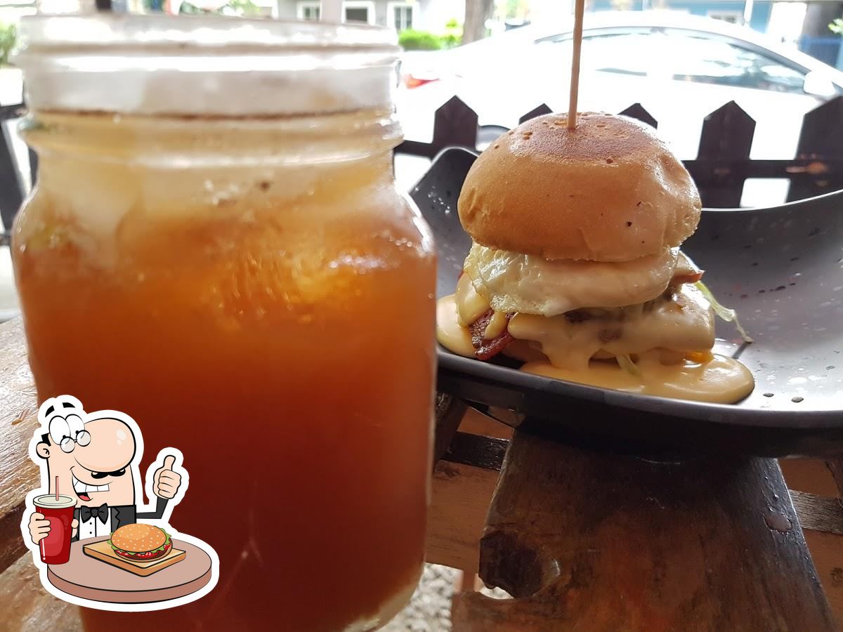 The South Burger restaurant, Santa Rosa