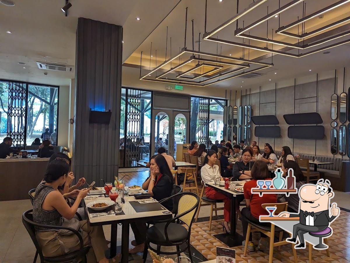 Greyhound Café Ayala Triangle, Makati - Restaurant menu, prices and reviews