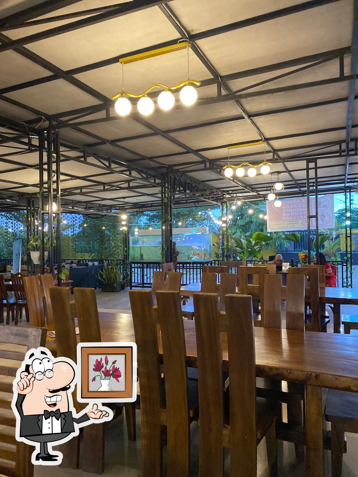 The Topas Cafe & Resto, Timika - Restaurant reviews