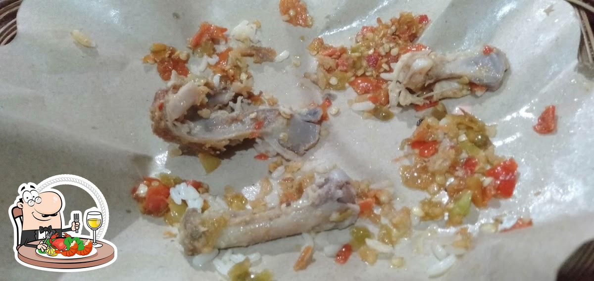 Hajj Chicken restaurant, Sidorejo, Jl. Raya Ahmad Yani No.28b ...