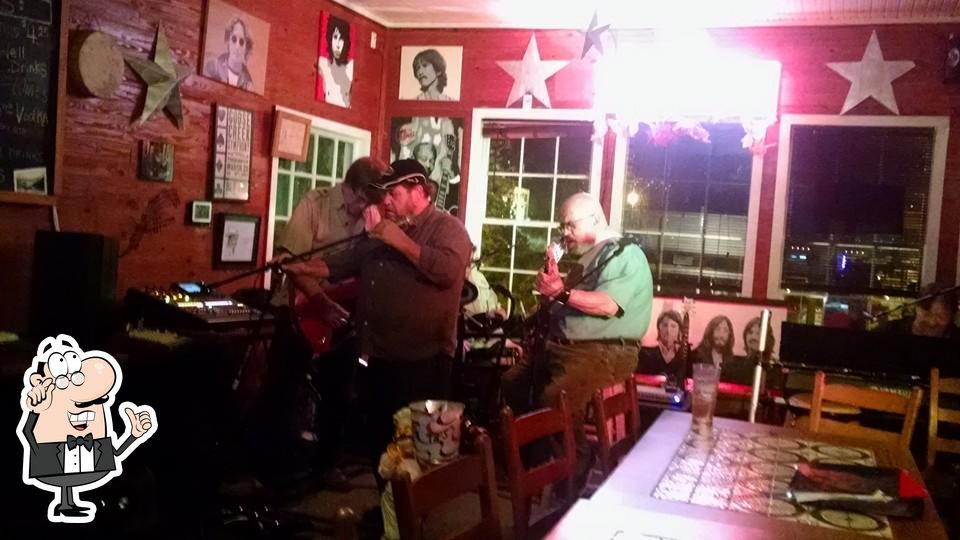 Sharks Tooth Bar & Grill in Little River