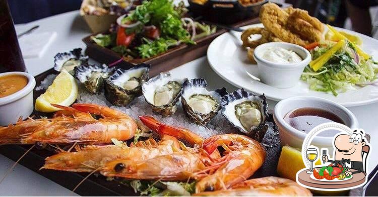 Oyster Shed Beach Club in Sandstone Point - Restaurant reviews