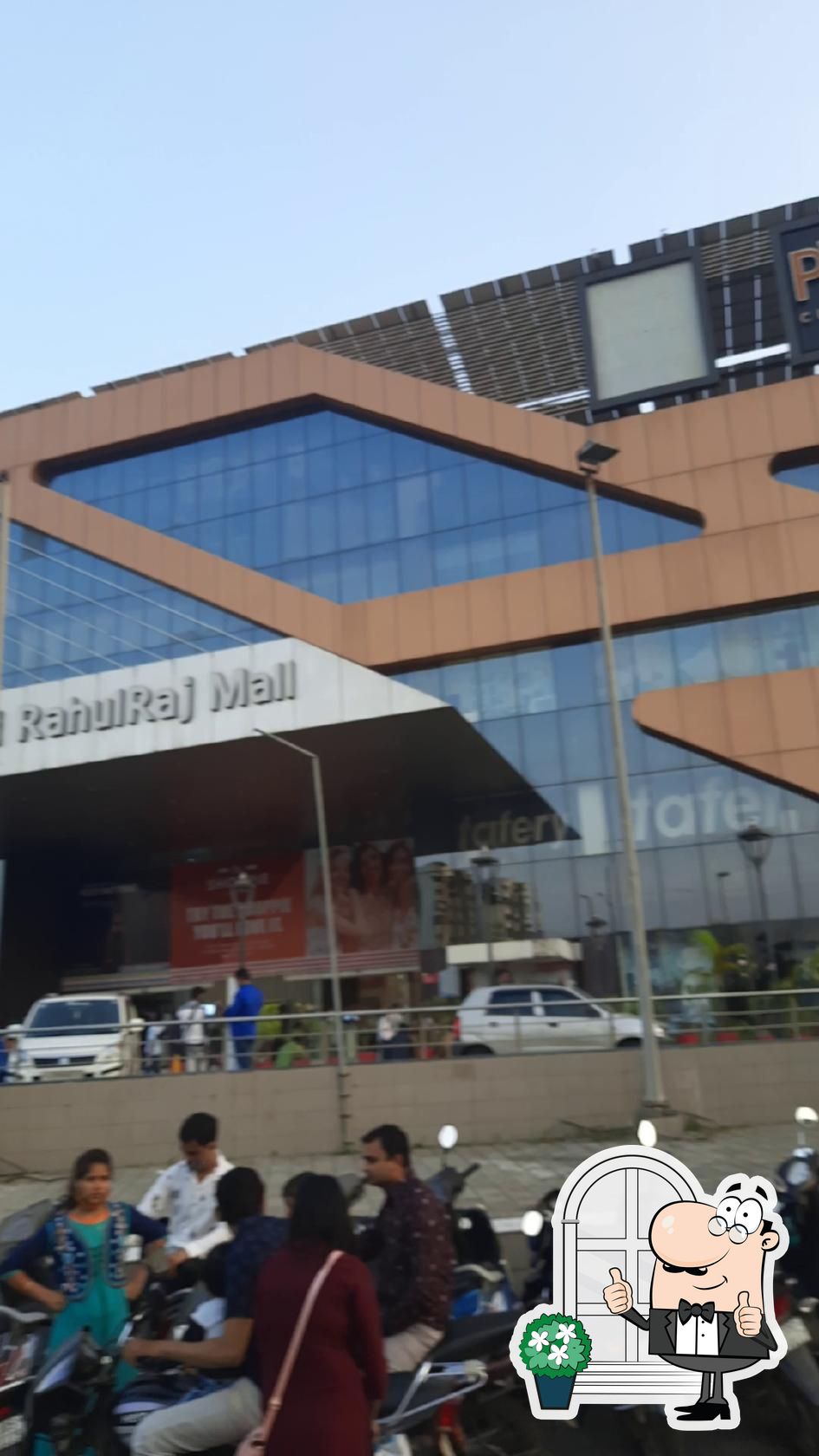CAFE DEZIRE - Rahul Raj Mall, Surat, 5Q48+4MM - Restaurant reviews