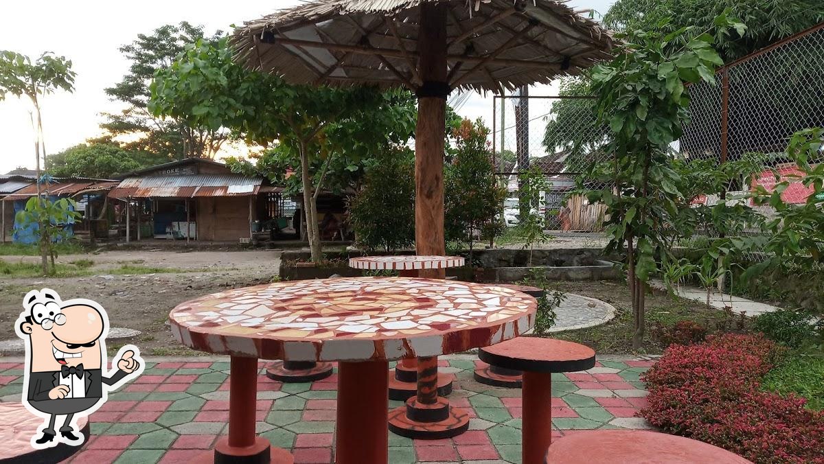 Atap Langit Container Cafe, Sendangadi - Restaurant reviews