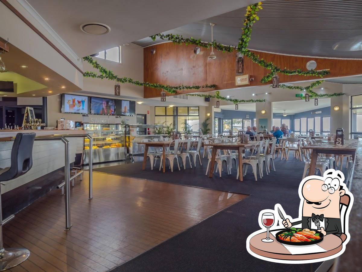 Breakwater Bar and Restaurant in Mackay Harbour - Restaurant menu and ...