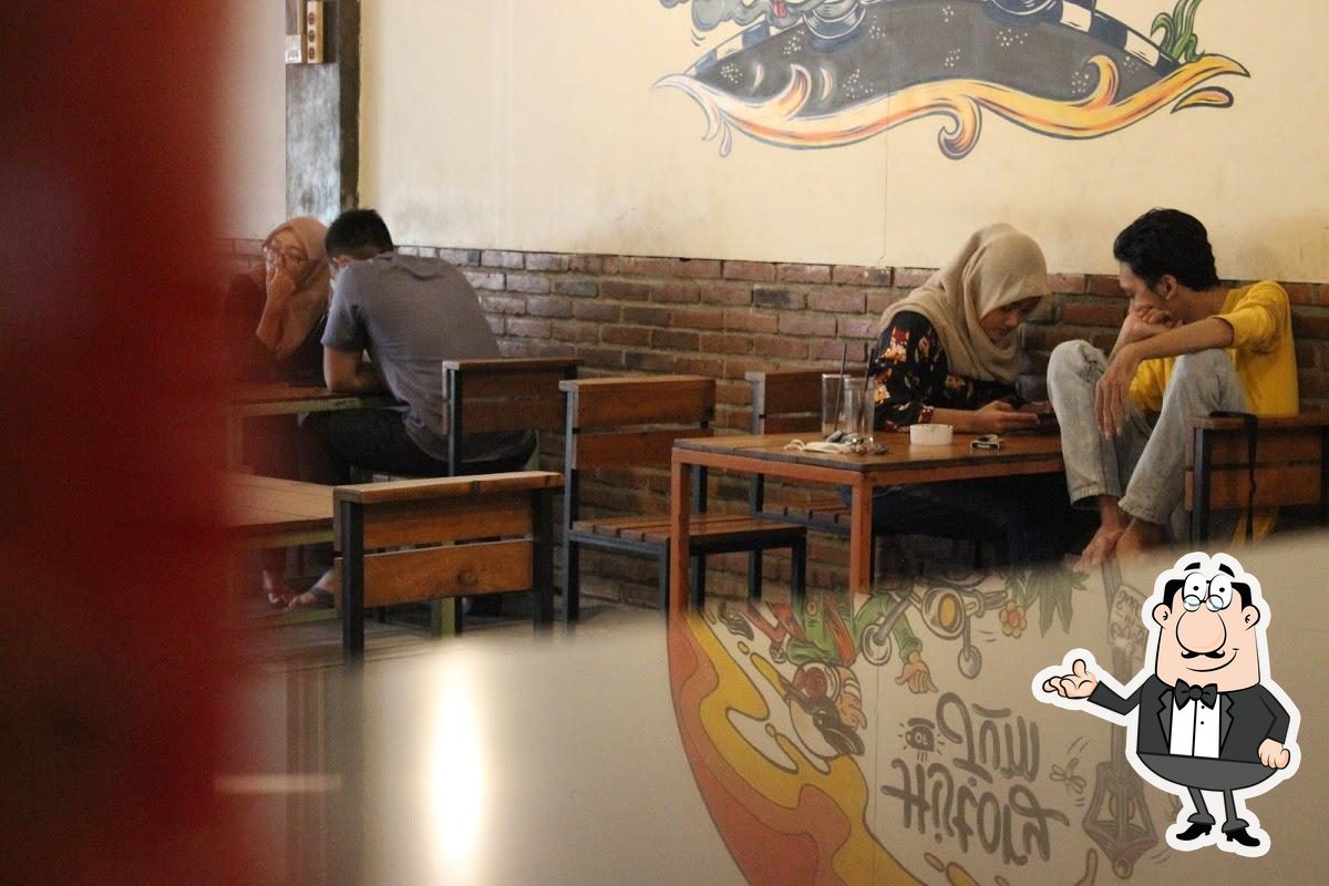 History Of Jum, Surabaya, Jl. Gumukporong No.60E - Opiniones del ...