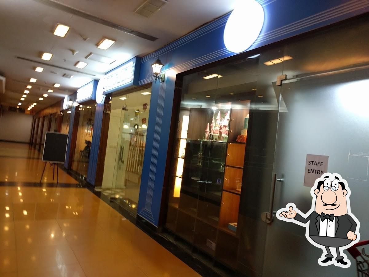 Creme Castle, Greater Noida - Restaurant menu, prices and reviews