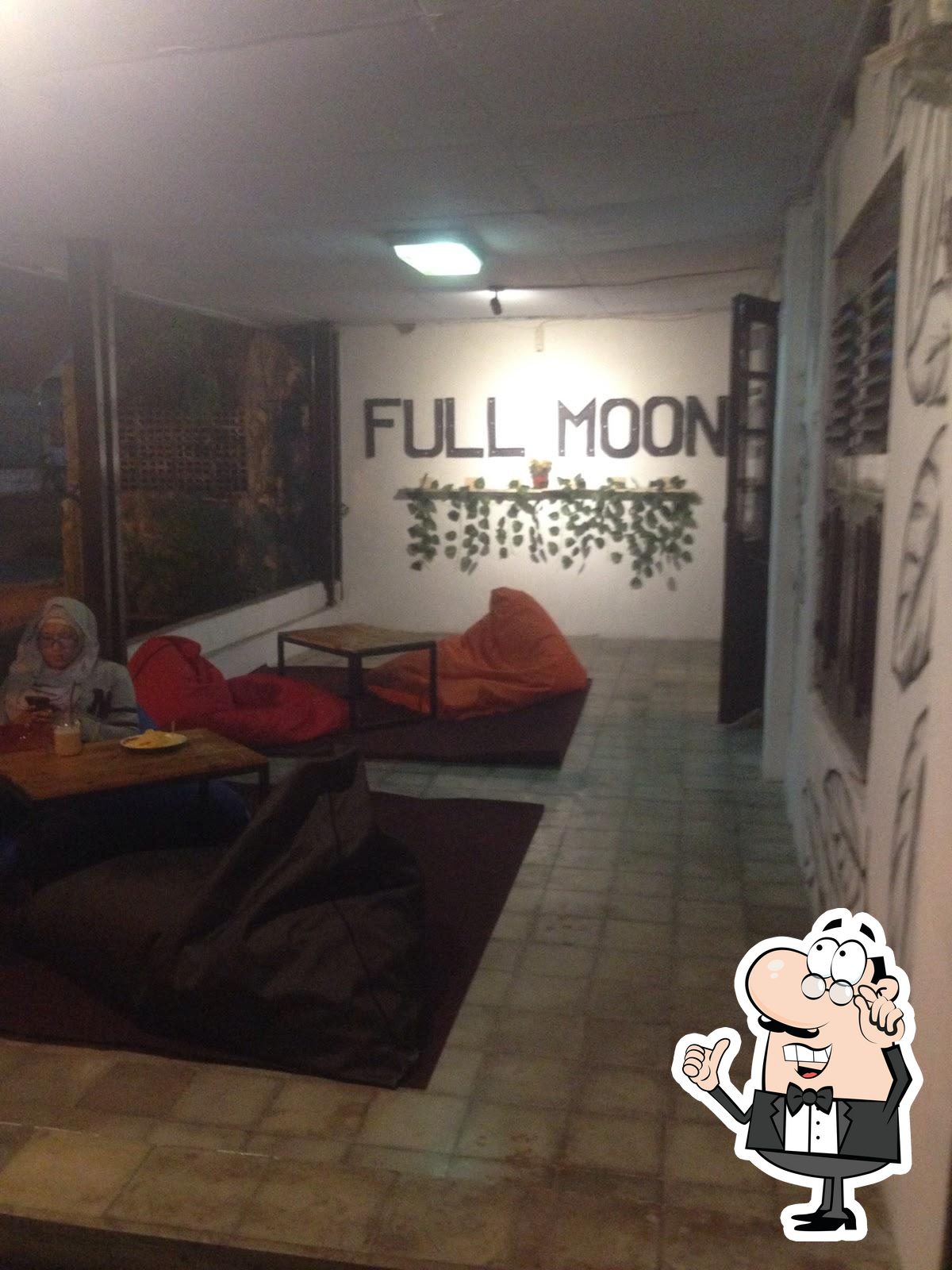 FULL MOON Cafe and Eatery, Surabaya - Restaurant reviews