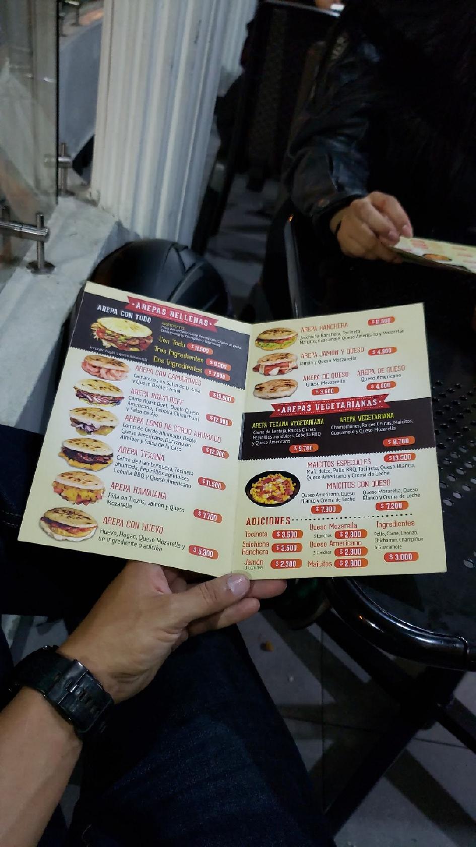 Menu at Que Arepa restaurant, Bello