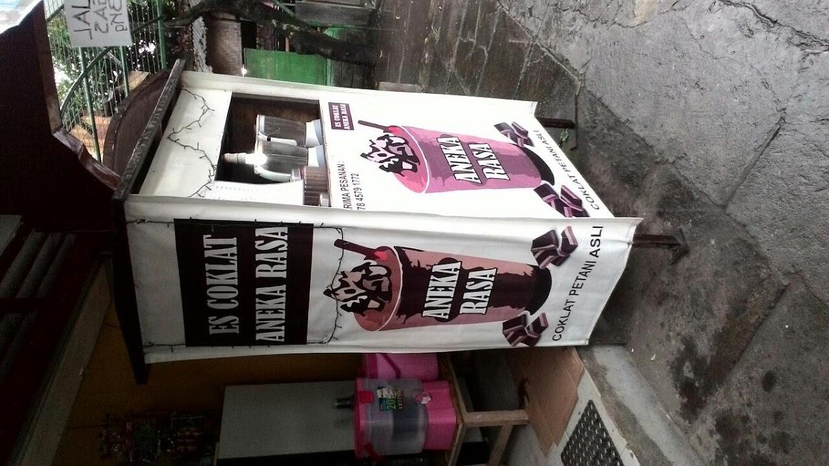 Es Coklat Aneka Rasa cafe, Sendangadi - Restaurant reviews