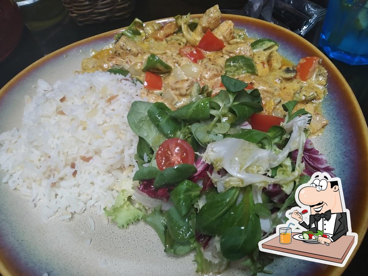 Mezza Lounge & Bar, Warsaw, Nowy Świat 19 - Restaurant menu and reviews
