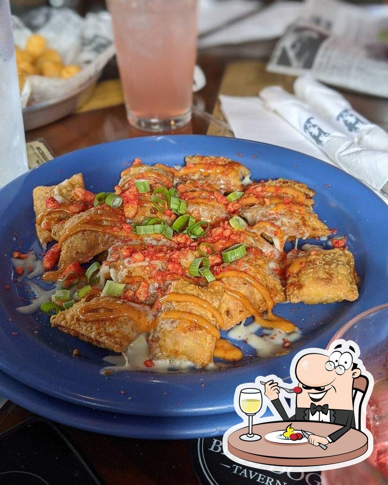 Blue Dog Tavern in Grand Rapids - Restaurant reviews