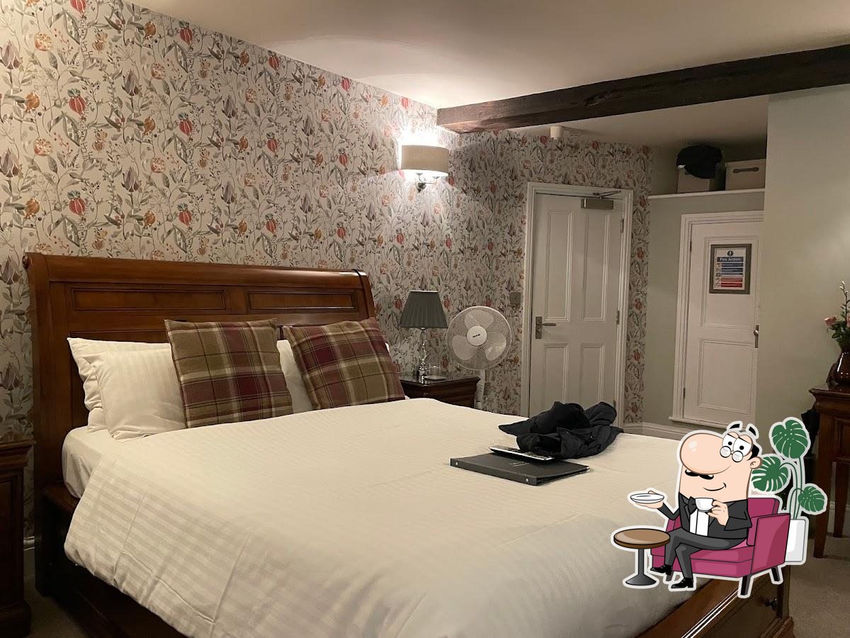 The Boot Inn, Stockbridge - Restaurant menu, prices and reviews