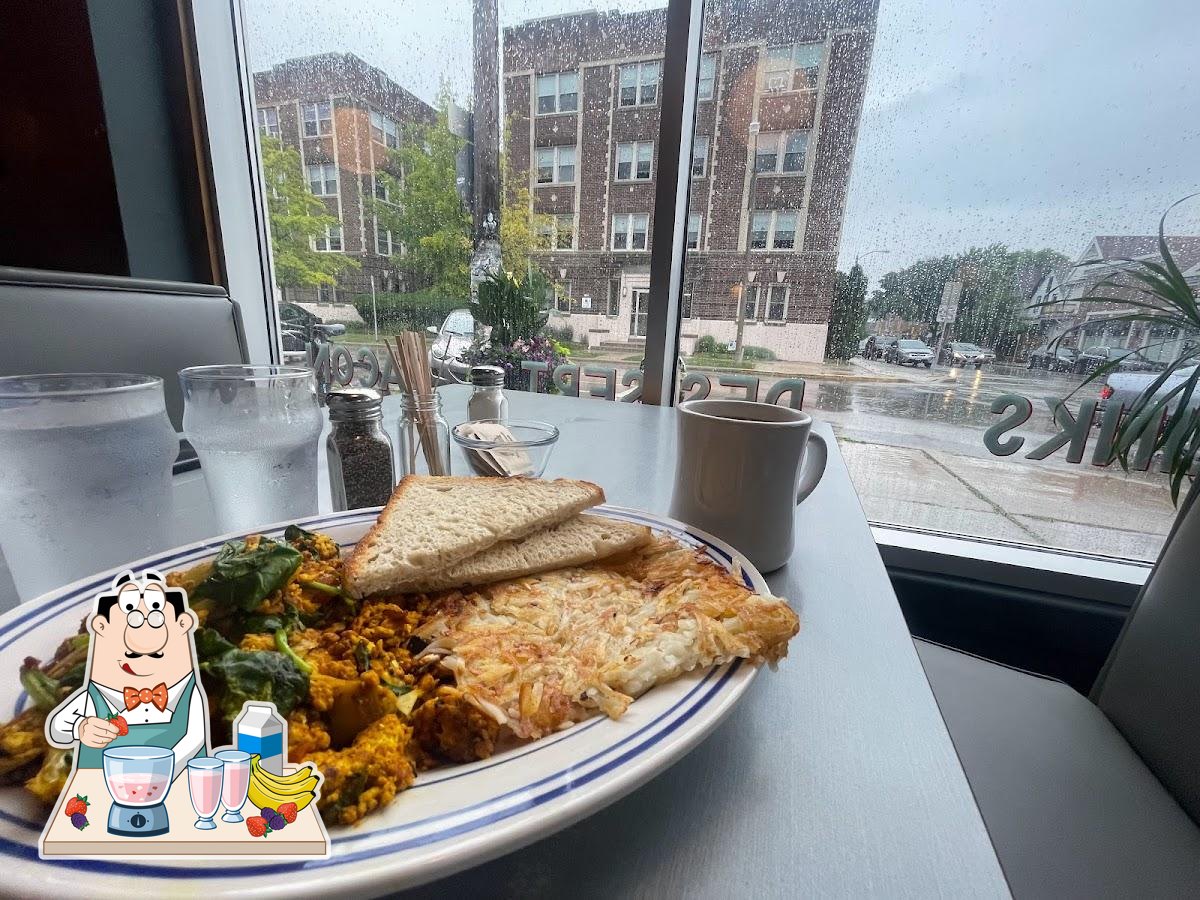 Comet Cafe in Milwaukee - Restaurant menu and reviews