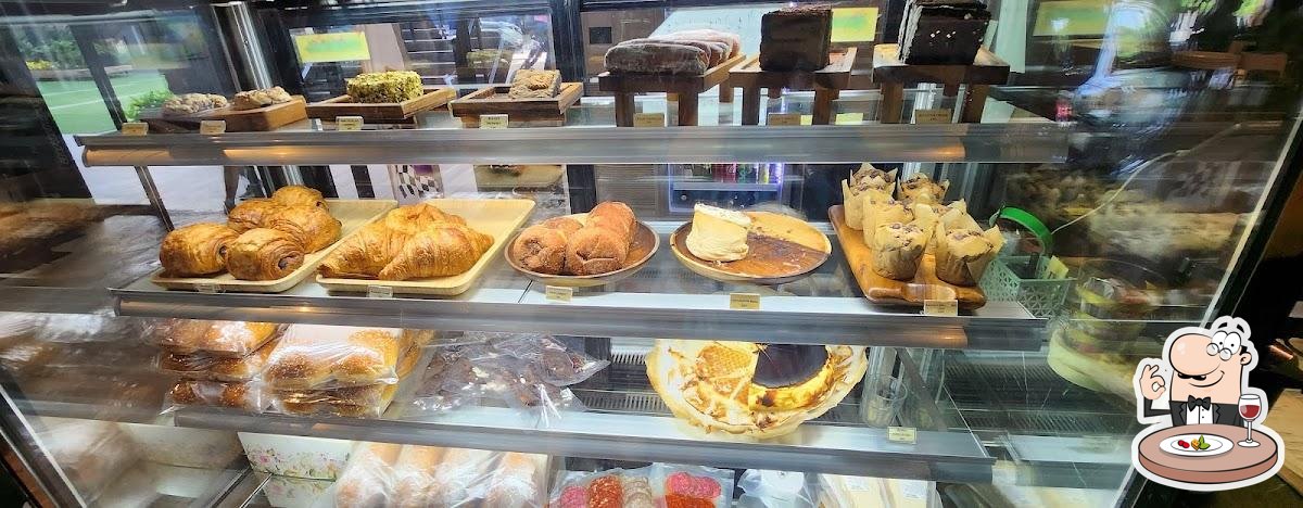 Karrera Showroom cafe, Muntinlupa - Restaurant reviews