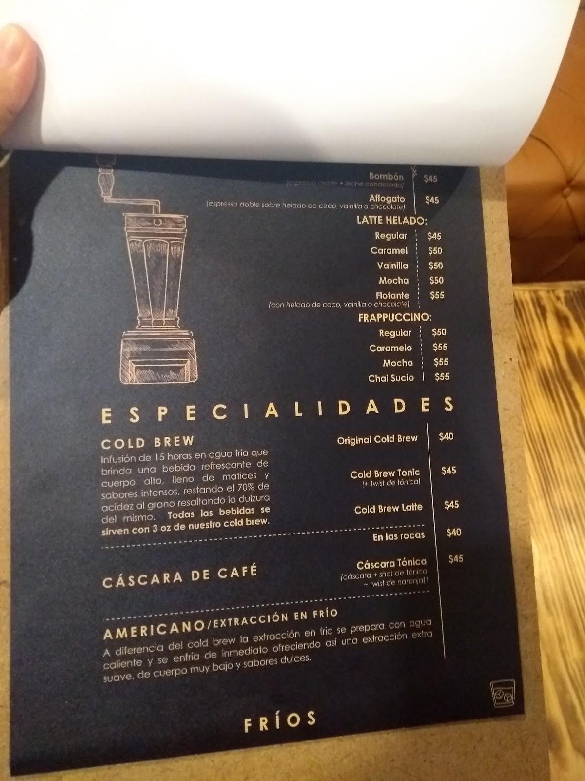 Menu at Nat´s Alameda cafeteria, Celaya