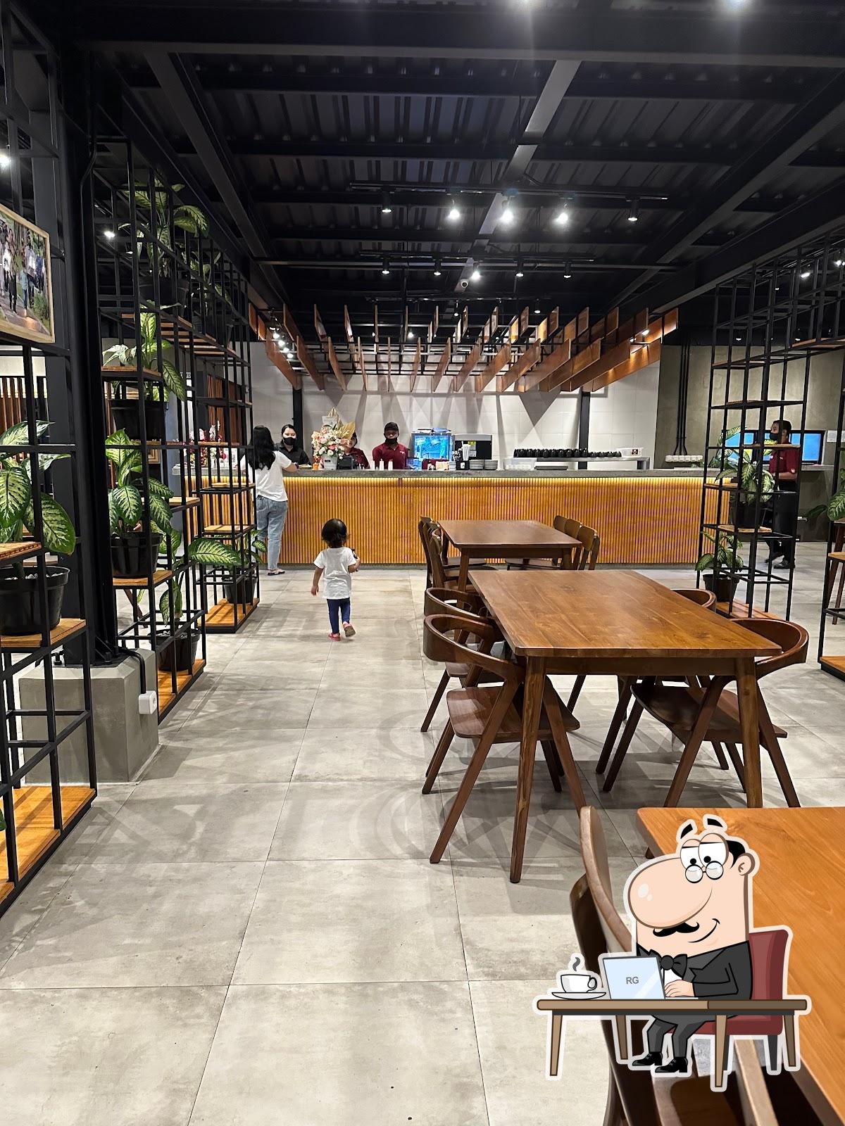 Grandis Barn - Rest Area KM 379 A Gringsing, Gringsing - Restaurant ...