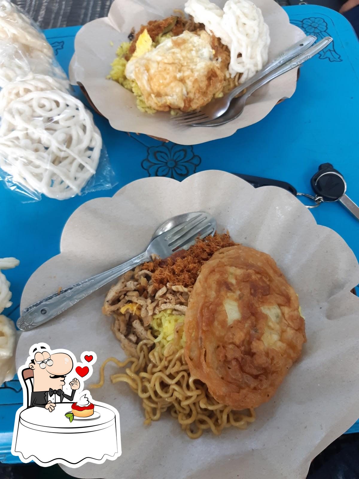 Nasi Pecel Dan Nasi Kuning Bu Sus restaurant, Kaliwungu