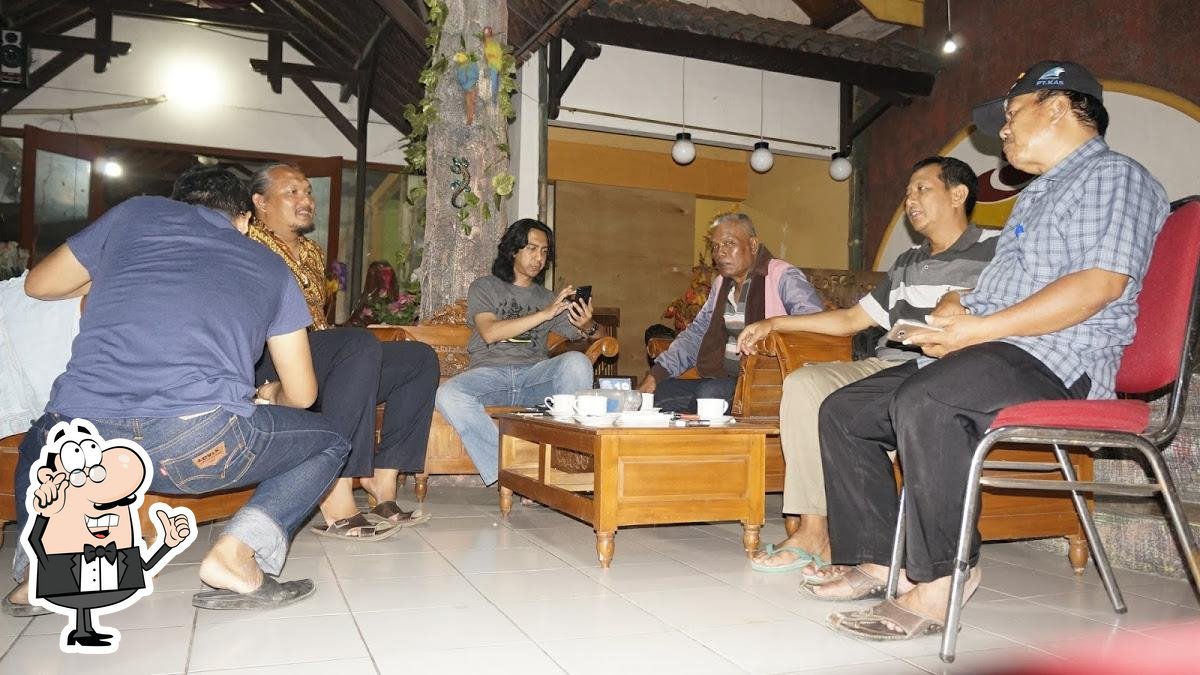 Resto n Cafe Sri Rejeki, Kediri - Opiniones del restaurante