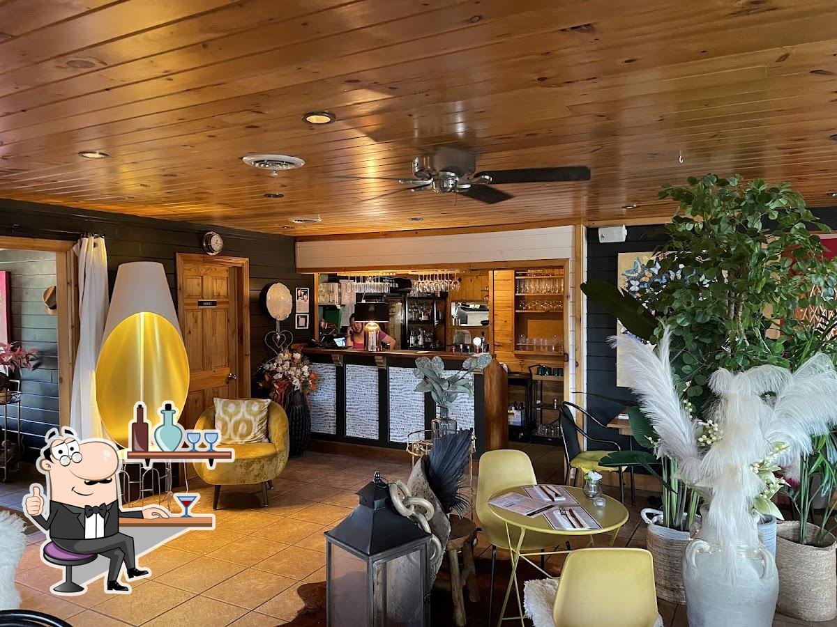 Martin's Kitchen, Hatchet Lake - Restaurant menu, prices and reviews