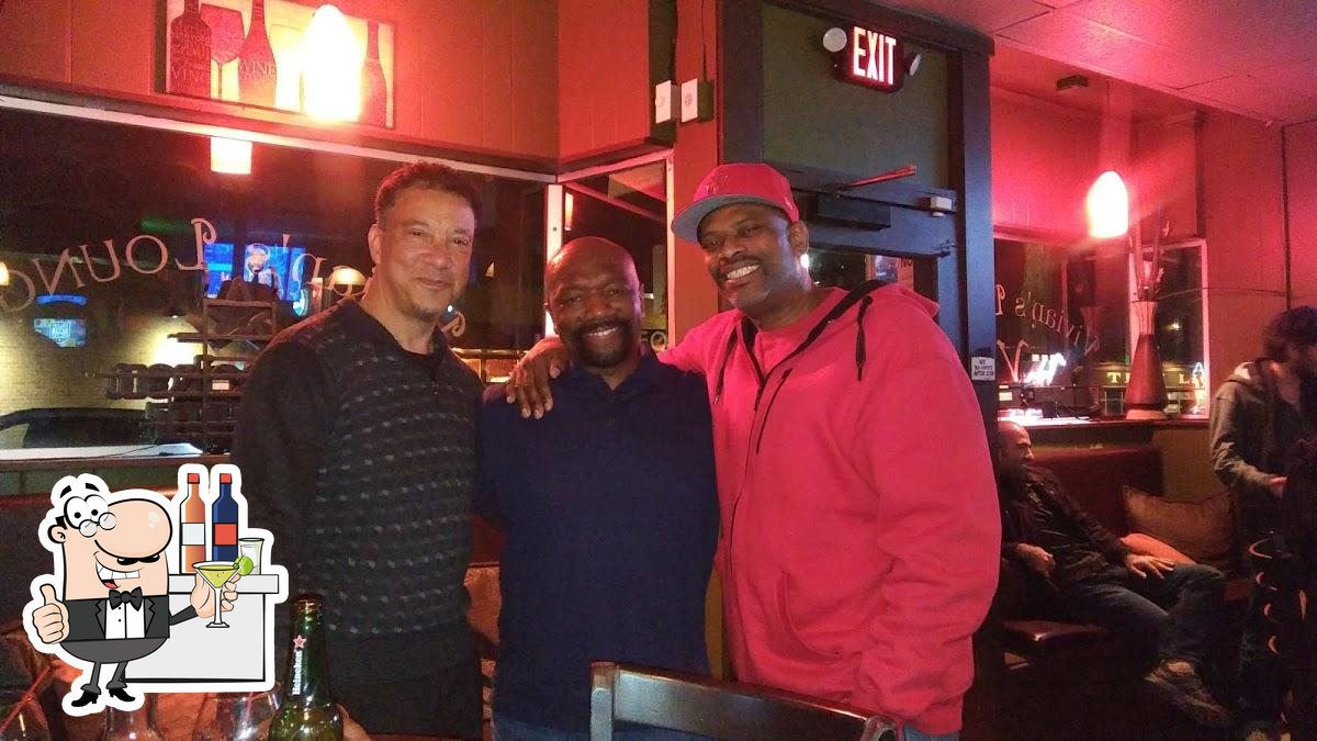 Vivian's Lounge, 76 Congress St in Troy - Restaurant reviews