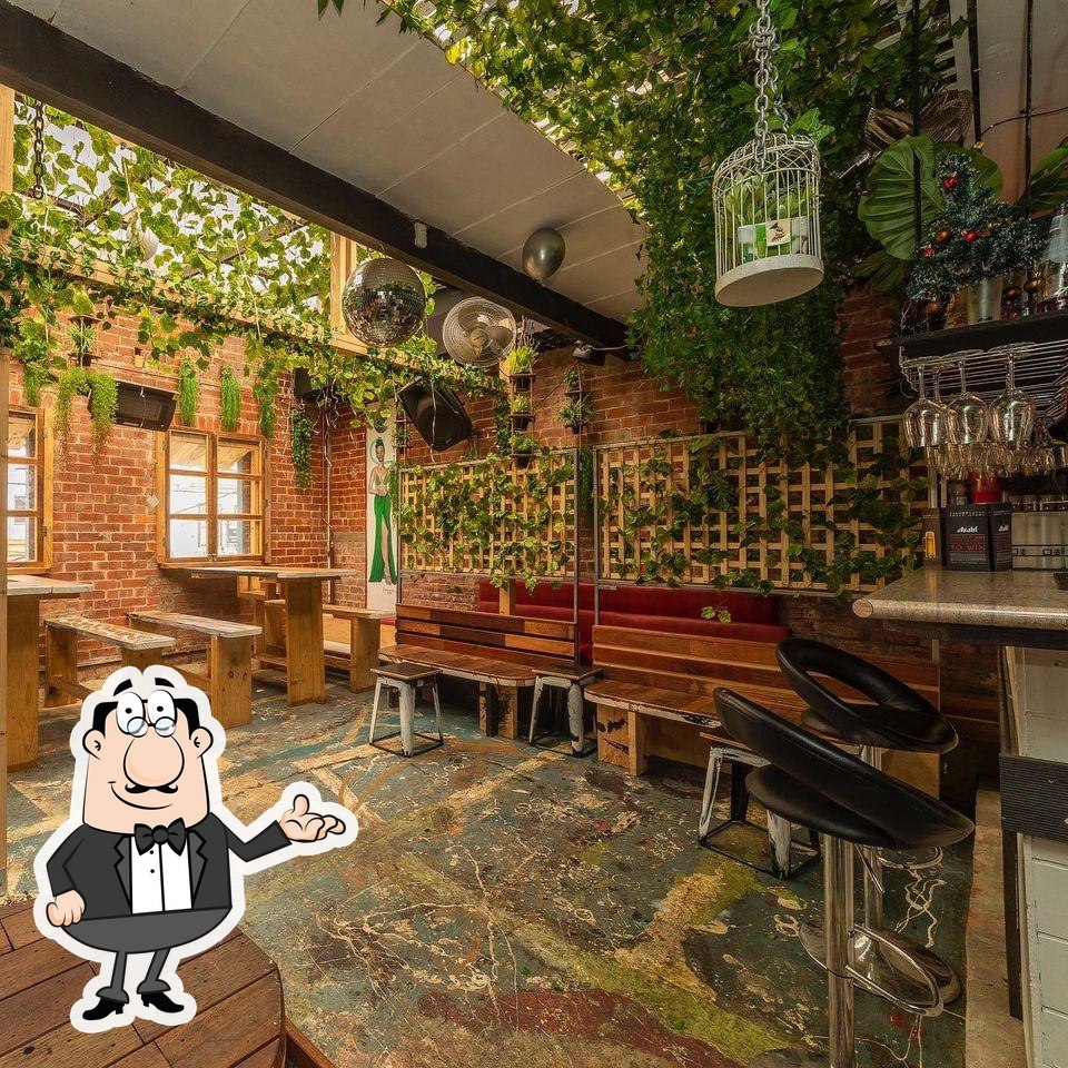 Two Hands Rooftop Bar & Beer Garden Eatery in Abbotsford - Restaurant ...